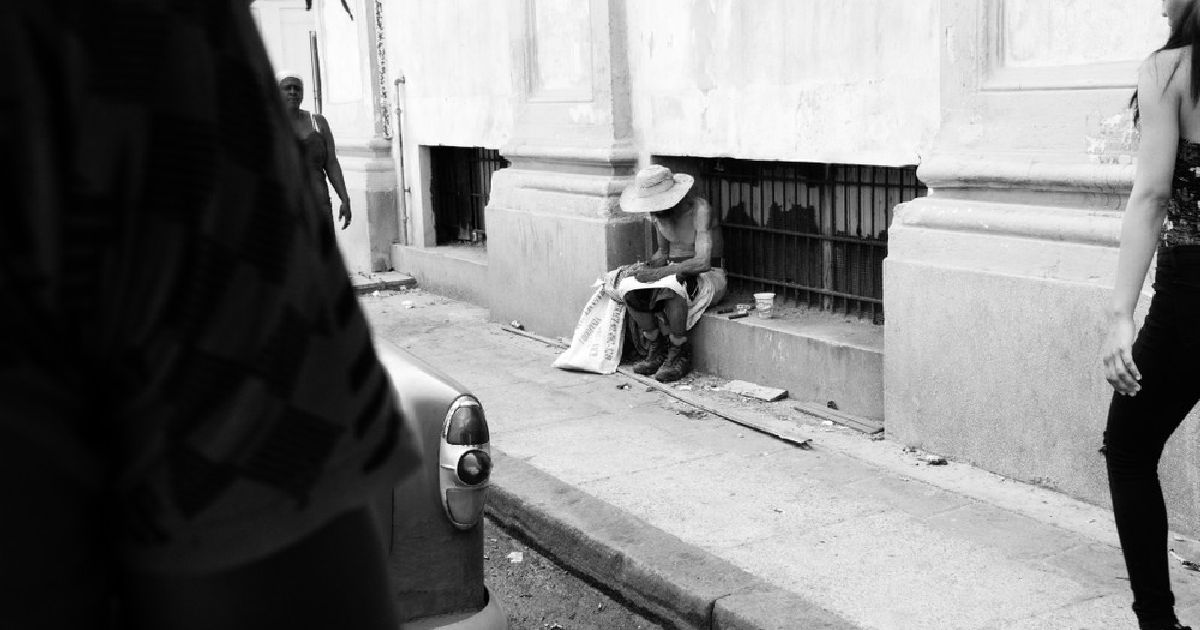 Robert Haff - The Streets of Hanava | LensCulture