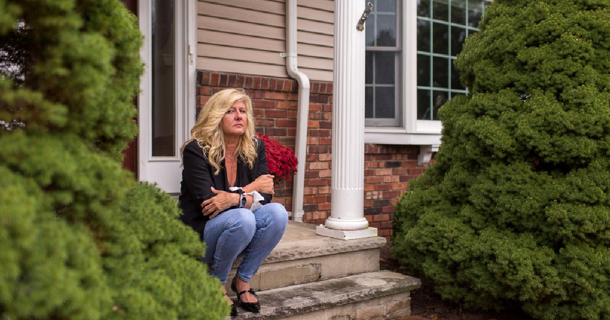 Susan Rosenberg Jones - Widowed | LensCulture