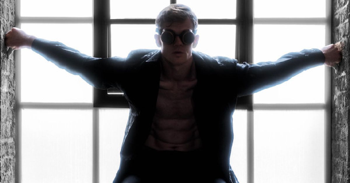 Laurence Pang - Recipients of energy. | LensCulture