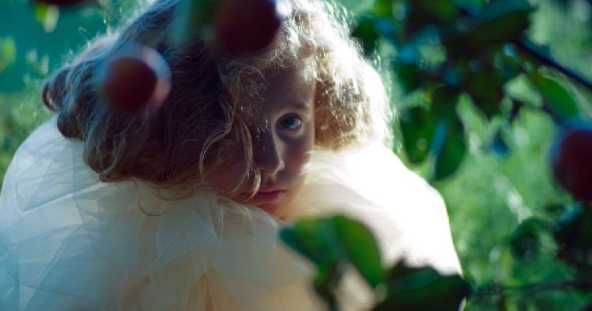 Edith Maybin - Untitled | LensCulture