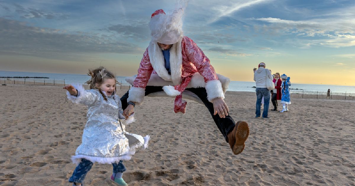 AJ Bernstein - Coney Island People: Finding the Joy | LensCulture