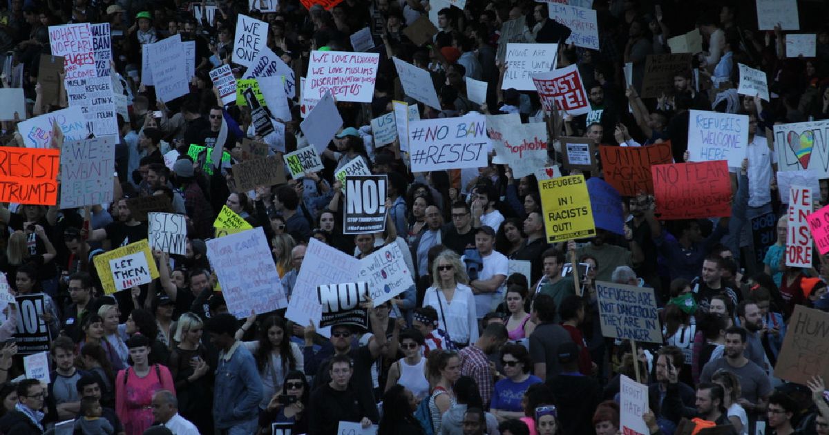 Geo Moreno - People Come Together - The Day LAX Shut Down | LensCulture